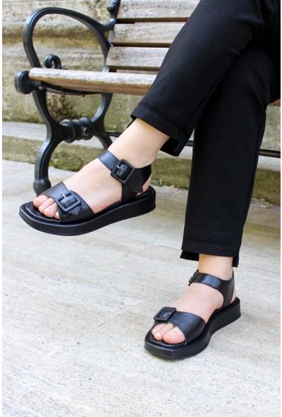 Fast Step Hakiki Deri Kadın Klasik Sandalet 710ZA150 Fast Step Hakiki Deri Kadın Klasik Sandalet 710ZA150