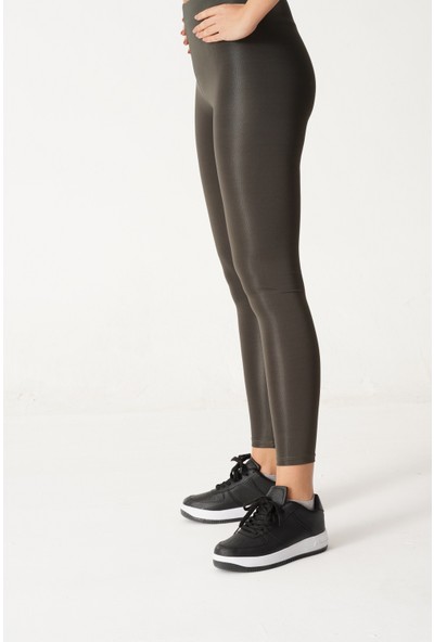 Mdz Collectıon Ince Kemerli Disko Parlak Siyah Tayt Mdz Collectıon Ince Kemerli Disko Parlak Siyah Tayt