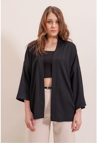 Hazelin Kadın Siyah Önü Açık Katlı Yaka Dokulu Mevsimlik Ceket HZL22S-BD158621 Hazelin Kadın Siyah Önü Açık Katlı Yaka Dokulu Mevsimlik Ceket HZL22S-BD158621