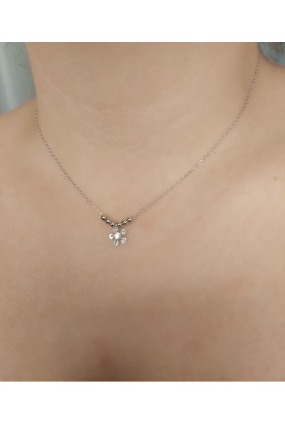 Noia Silver Silver Çiçek Kolye