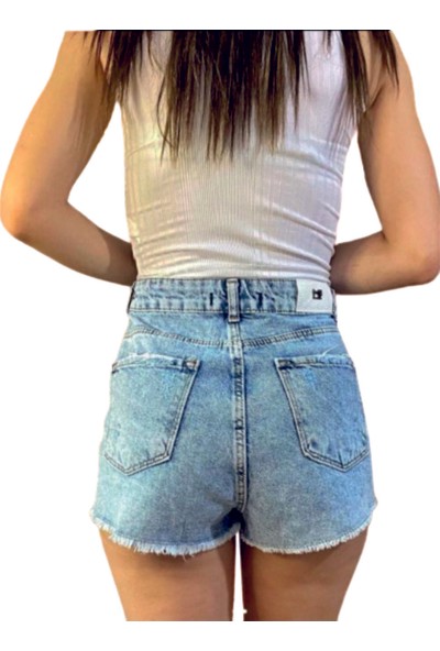 NV Trendy Kadın Buz Yıkama Basic Model Bol Kot Şort NV Trendy Kadın Buz Yıkama Basic Model Bol Kot Şort