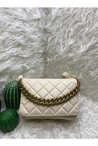Cactüs Boutique Kadın Zincir Detaylı Kapitoneli Çanta Cactüs Boutique Kadın Zincir Detaylı Kapitoneli Çanta