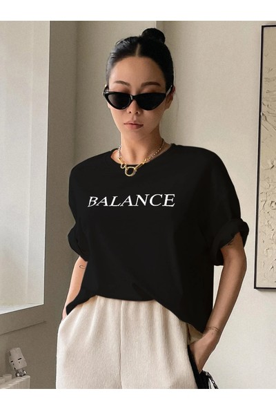 Kadın Siyah Balance Baskılı Oversize T-Shirt