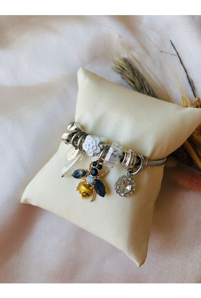 Kadın Çelik Charmlı Gümüş Renk Arı Model Bileklik