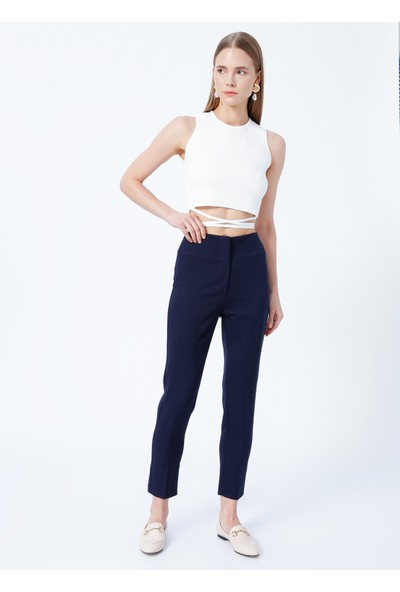 Selen Normal Bel Standart Lacivert Kadın Pantolon 22YSL5920 Selen Normal Bel Standart Lacivert Kadın Pantolon 22YSL5920