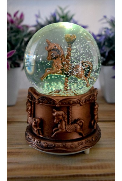 Derin Store Kar Küresi Derin Store Kar Küresi