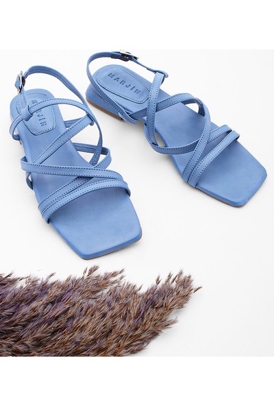 Marjin Kadın Hakiki Deri Günlük Sandalet Memory Hafıza Taban Aner Marjin Kadın Hakiki Deri Günlük Sandalet Memory Hafıza Taban Aner