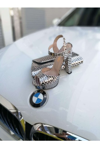 Gümüş Kroko Baskılı Platform Topuk Stiletto Gümüş Kroko Baskılı Platform Topuk Stiletto