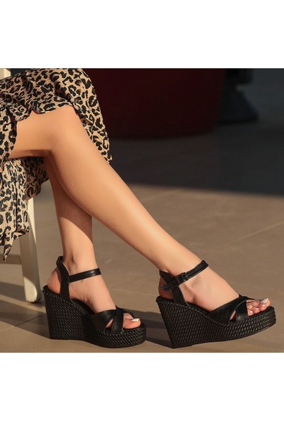 Pabucmarketi Siyah Cilt Siyah Dolgu Topuk Kadın Sandalet