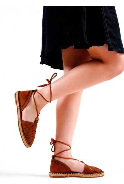 Pabucmarketi Taba Süet Kadın Sandalet Düz Taban Ayakkabı Bilekten Bağlamalı Pabucmarketi Taba Süet Kadın Sandalet Düz Taban Ayakkabı Bilekten Bağlamalı