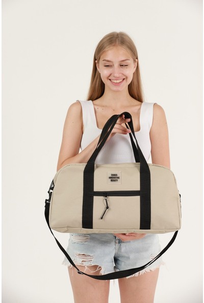 Shaka U33 Vizon Unisex Önü Cepli Uzun Askılı Seyahat Fitness ve Spor Çantası B:28 E:48 G:15 cm Shaka U33 Vizon Unisex Önü Cepli Uzun Askılı Seyahat Fitness ve Spor Çantası B:28 E:48 G:15 cm