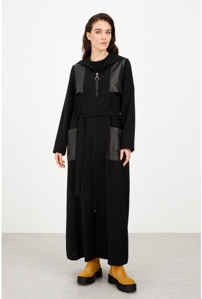 Spoza Deri Detaylı Ferace Siyah