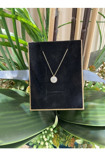 Balaban Kuyumculuk 14 Ayar Tektaş Sıra Taşlı Altın Kolye Balaban Kuyumculuk 14 Ayar Tektaş Sıra Taşlı Altın Kolye