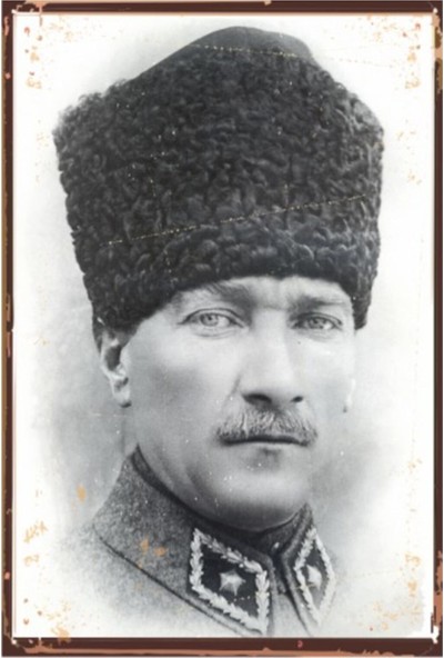 Nature Design Kalpaklı Mustafa Kemal Atatürk Retro Vintage Ahşap Poster Nature Design Kalpaklı Mustafa Kemal Atatürk Retro Vintage Ahşap Poster