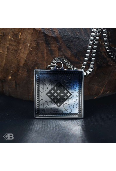 Shoecide Selçuklu Göz Motifli Kare Çelik Kolye - 3123 Shoecide Selçuklu Göz Motifli Kare Çelik Kolye - 3123