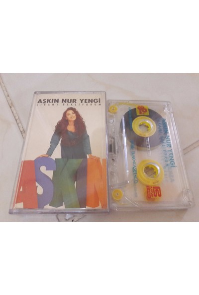 Aşkın Nur Yengi Sıramı Bekliyorum Cam Baskı