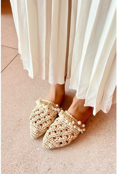 Laminta Berry Bej Hasır Incili Kadın Terlik