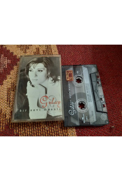 Gülay Bir Sevi Masalı Cam Baskı