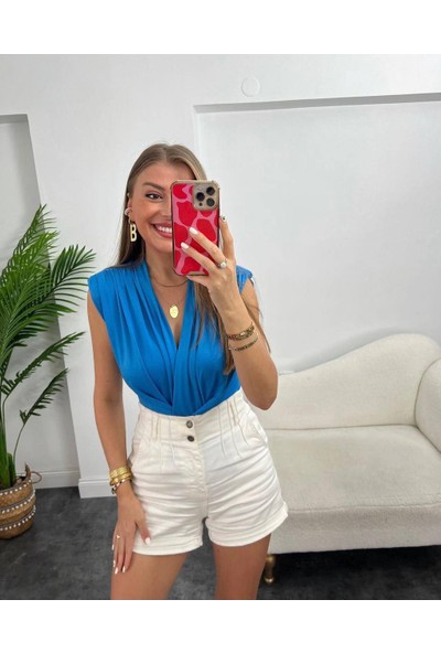 Bomestida Kadın Saks Mavisi Vatkalı Kruvaze Alttan Çıtçıtlı Bluz Bomestida Kadın Saks Mavisi Vatkalı Kruvaze Alttan Çıtçıtlı Bluz