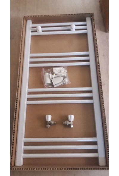 Şimaş Havlupan 500 x 1000 Beyaz 14 Borulu Havlupan + 2 Adet Radyatör Vanası Beyaz Şimaş Havlupan 500 x 1000 Beyaz 14 Borulu Havlupan + 2 Adet Radyatör Vanası Beyaz