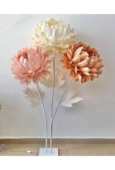 Yulia Ülker Dev Çiçekler