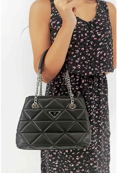 ÇLK Accessories Kapitone Zincirli Elden Tutma Çanta Siyah TRÇNTA1225