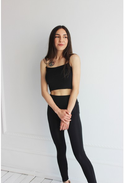 Novada Siyah Ip Askılı Likralı Örme Crop Bluz