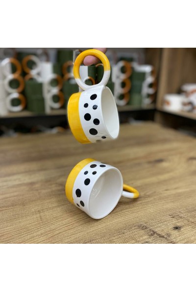 Mk Puantiyeli El Yapımı Seramik Kupa