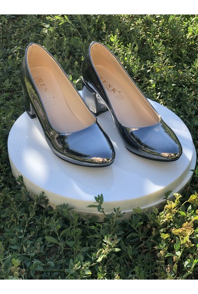 5 Cm. Topuklu Yuvarlak Burun Klasik Bayan Stiletto Ayakkabı 5 Cm. Topuklu Yuvarlak Burun Klasik Bayan Stiletto Ayakkabı