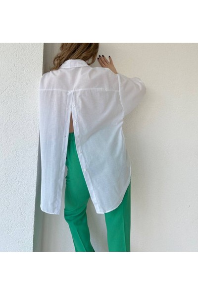 Sırtı Düğmeli Oversize Gömlek Beyaz