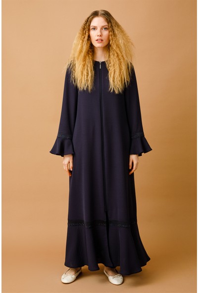 Micca Etek Ucu ve Kolları Volanlı Taş Işlemeli Tam Boy Kap Ferace-Laci Micca Etek Ucu ve Kolları Volanlı Taş Işlemeli Tam Boy Kap Ferace-Laci