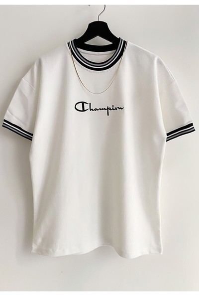 Yeni Sezon Oversize Kalıp Yaka Detaylı Yazlık Tshirt Yeni Sezon Oversize Kalıp Yaka Detaylı Yazlık Tshirt