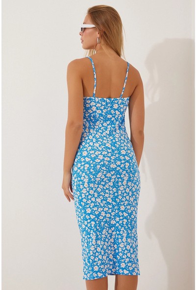 Tu Estilo Mavi Çiçek Desenli Yırtmaj Detay Bürümcük Elbise