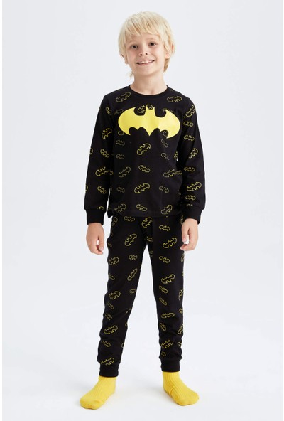 DeFacto Erkek Çocuk Batman Lisanslı Regular Fit Uzun Kollu Pijama Takım Y4866A622WN DeFacto Erkek Çocuk Batman Lisanslı Regular Fit Uzun Kollu Pijama Takım Y4866A622WN