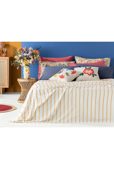 English Home Petite Daisies Ipliği Boyalı Viskon Çift Kişilik Pike 200X220 cm Sarı English Home Petite Daisies Ipliği Boyalı Viskon Çift Kişilik Pike 200X220 cm Sarı