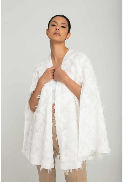 You Vess Özel Tasarım Şık ve Zarif Tüylü Kumaş Astarlı Pelerin Ceket SWANKY01 You Vess Özel Tasarım Şık ve Zarif Tüylü Kumaş Astarlı Pelerin Ceket SWANKY01