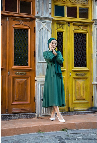 Sevitli Şifon Yeşil Uzun Elbise