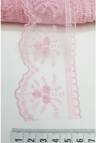 Pembe Çiçek Desenli Dantel