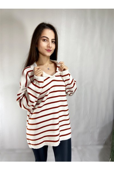 Online Sepetinde Lakos Yaka Kahverengi Çizgili Beyaz Uzun Triko Kazak Online Sepetinde Lakos Yaka Kahverengi Çizgili Beyaz Uzun Triko Kazak