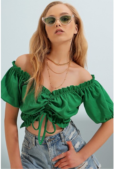 Kadın Yeşil Madonna Yaka Kolları Lastikli Önü Büzgülü Crop Dokuma Bluz