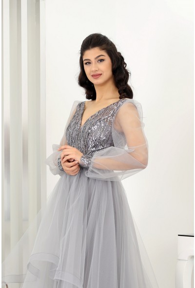 Piennar Eflin Pul Payetli Gizli Fermuarlı Katlı Etekli Abiye Gri Piennar Eflin Pul Payetli Gizli Fermuarlı Katlı Etekli Abiye Gri