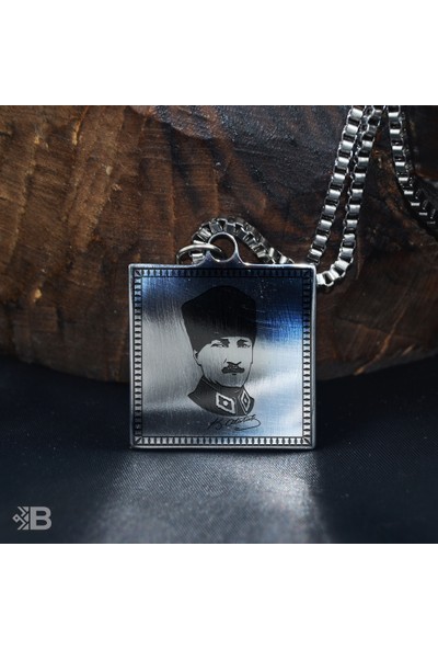 Bayzade Atatürk Temalı Kare Çelik Kolye - 3208 Bayzade Atatürk Temalı Kare Çelik Kolye - 3208