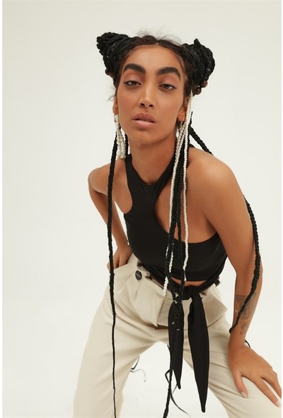 Quzu Dekolte Detaylı Bağlamalı Bluz