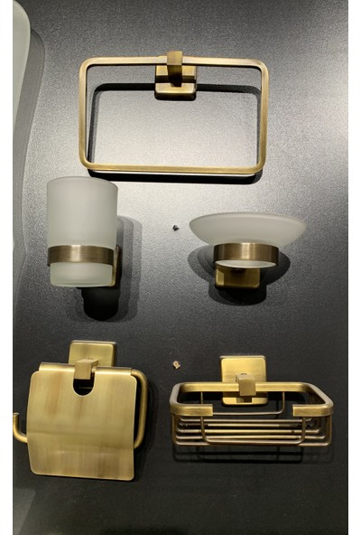 Sedef Antik Eskitme Banyo Seti Sedef Antik Eskitme Banyo Seti