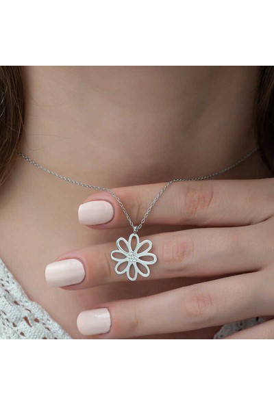 Gümüş Çiçek Bayan Kolye