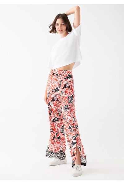 Mavi Desenli Kırmızı Pantolon