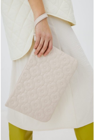 Çiçek Desenli Kapitone Clutch Çanta