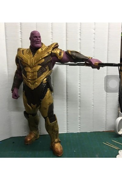 Tierno Thanos/figür