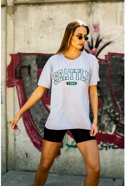 Black Sokak Kadın Gri Seattle Oversize T-Shirt Black Sokak Kadın Gri Seattle Oversize T-Shirt