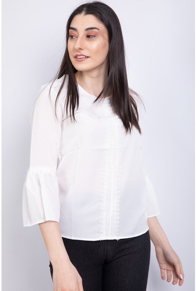 Farkım Butik Onu Omuzları Dantel Detaylı Bluz Farkım Butik Onu Omuzları Dantel Detaylı Bluz